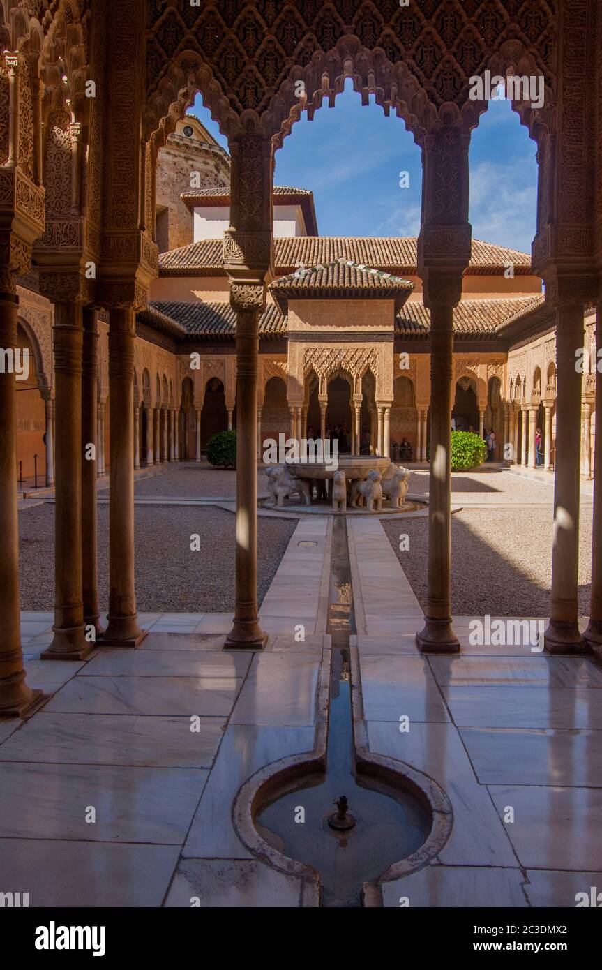 The Court of the Lions, an example of Islamic Moorish architecture and ...