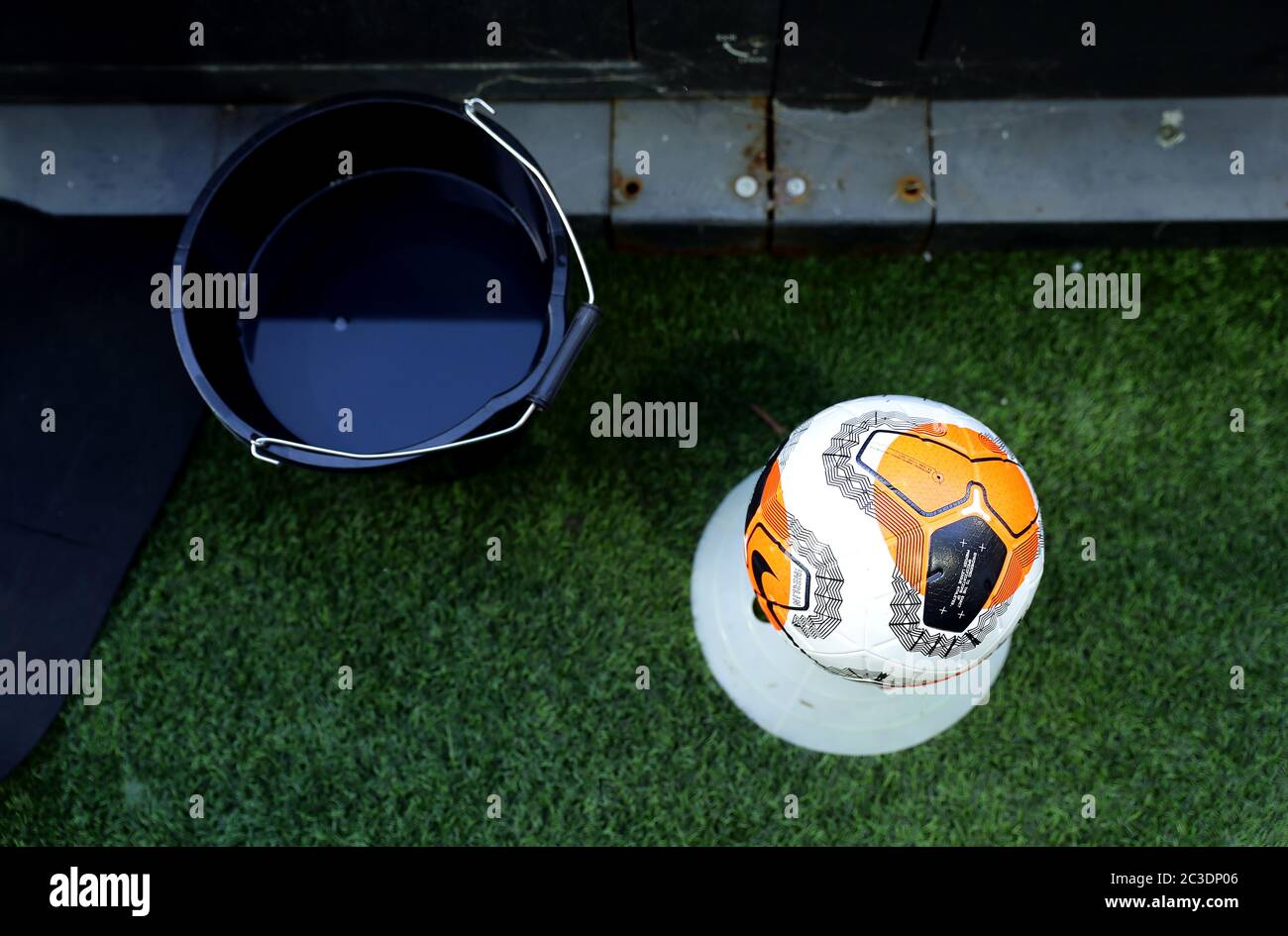 Pitch bucket hi-res stock photography and images - Alamy