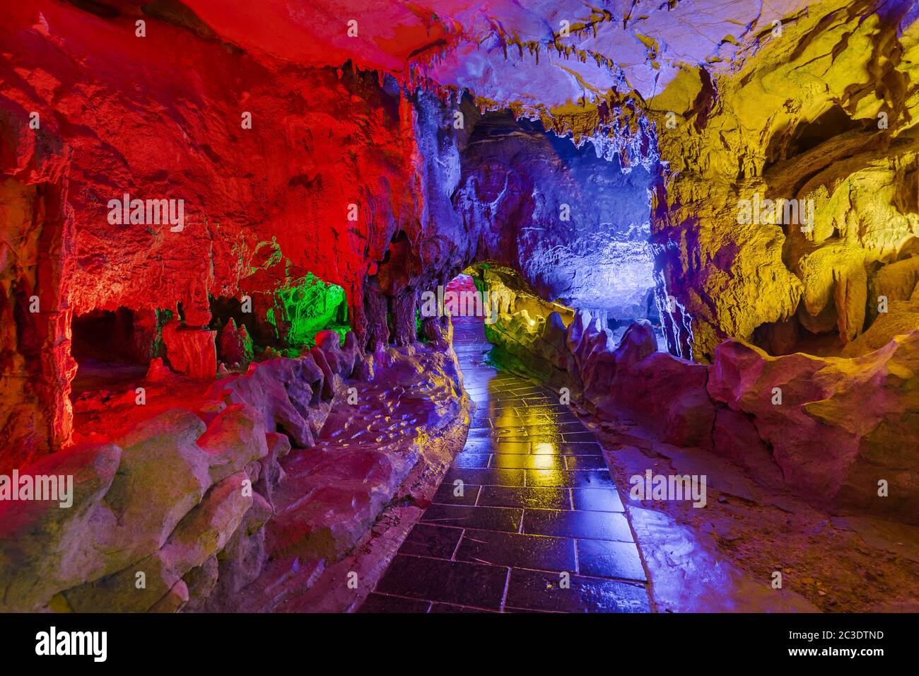 Huanglong Yellow Dragon Cave - China Stock Photo - Alamy
