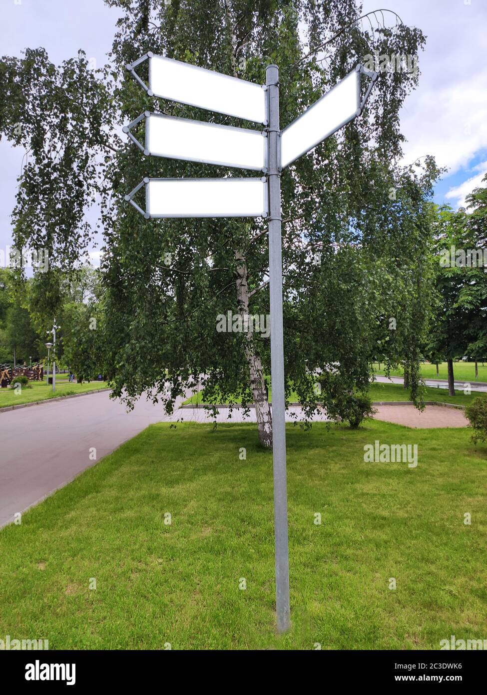 Path signs with trees behind hi-res stock photography and images - Alamy