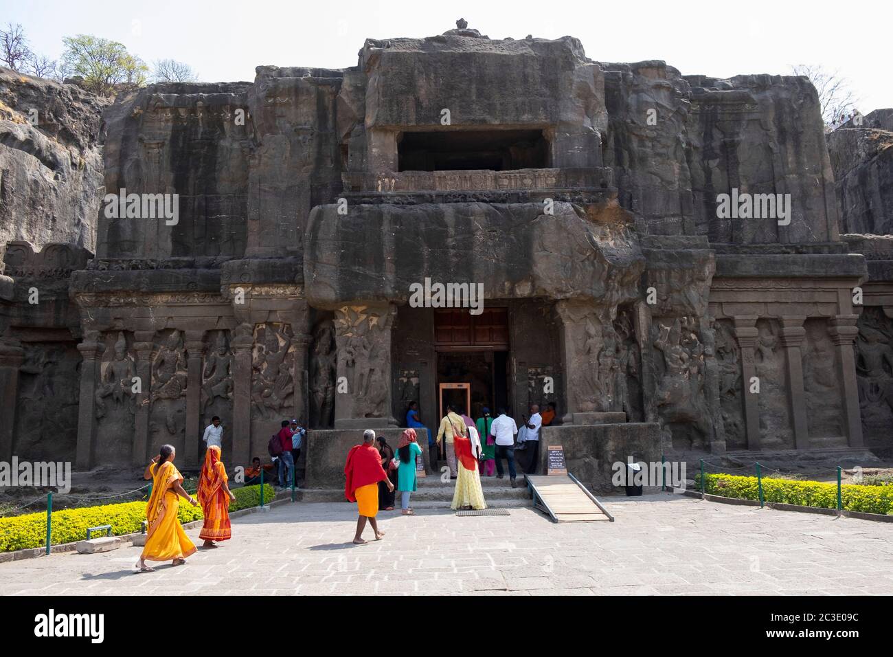 Facade and entrance of the Kailash or Kailasanatha temple,Ellora Cave ...