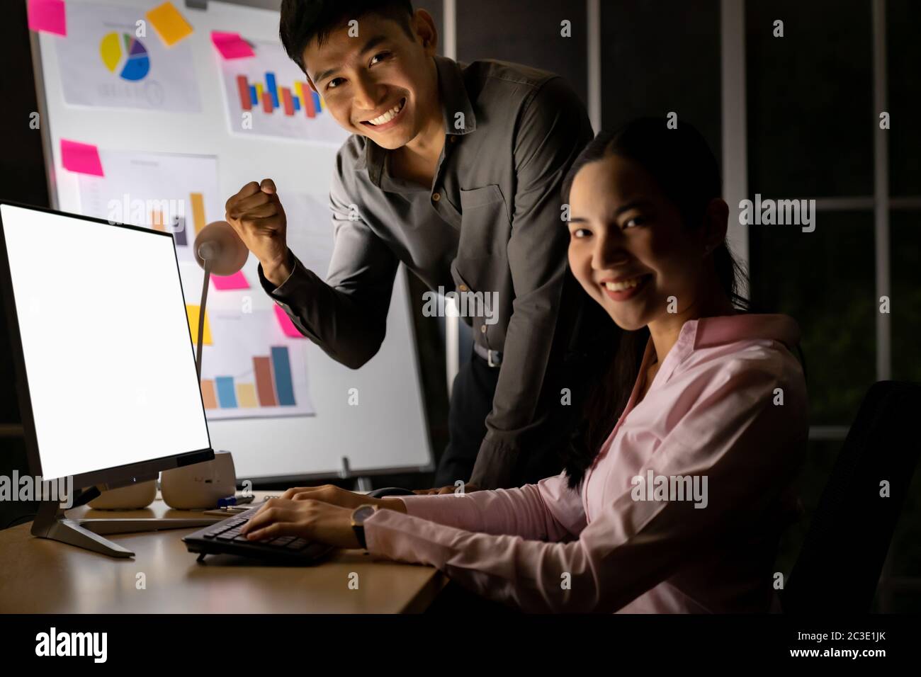 Late night analysis woman hi-res stock photography and images - Alamy