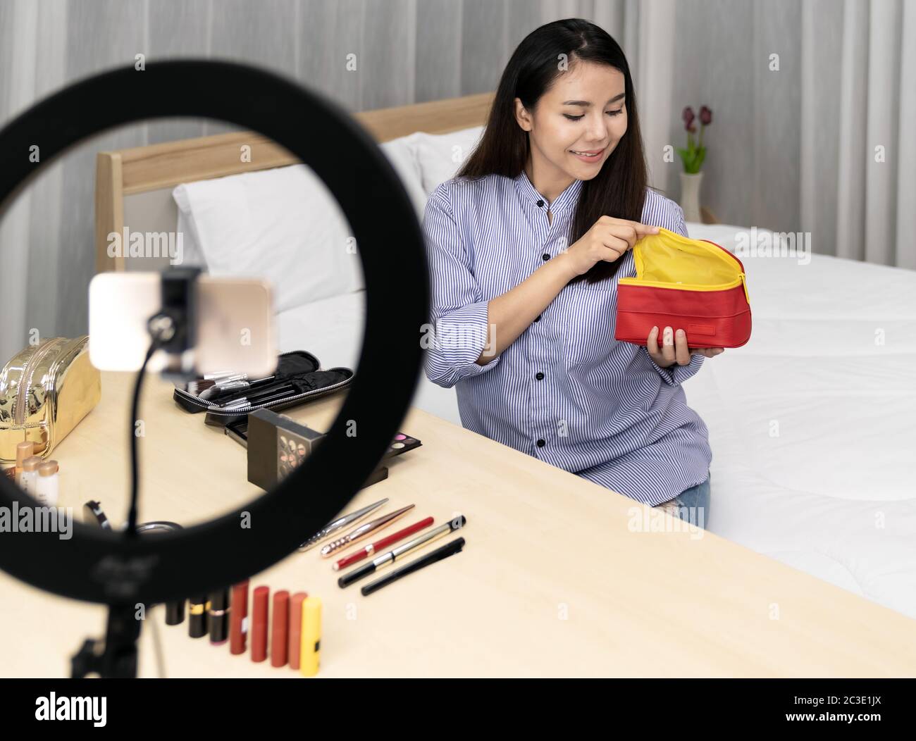 Beauty influencer vlogger Stock Photo - Alamy