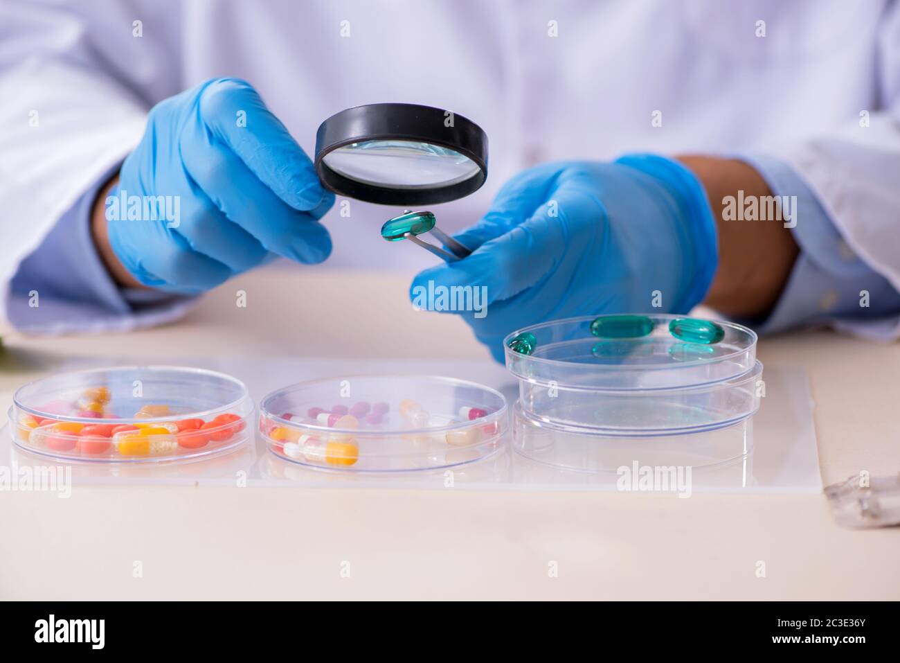 Medication synthesis hi-res stock photography and images - Alamy
