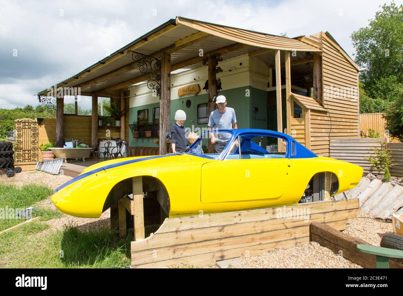 Elan building hi-res stock photography and images - Alamy