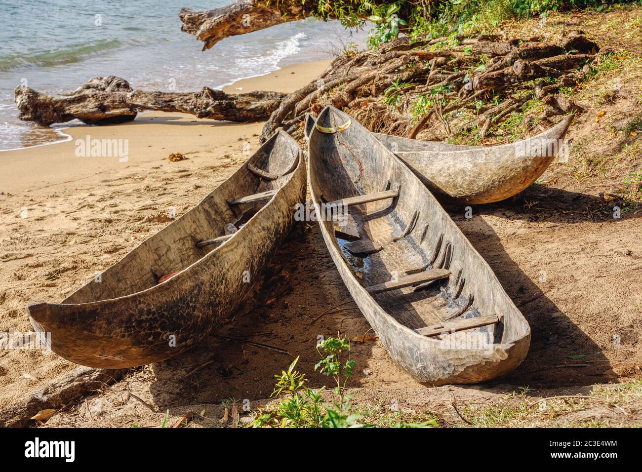 Madagascar traditional boat hi-res stock photography and images - Alamy