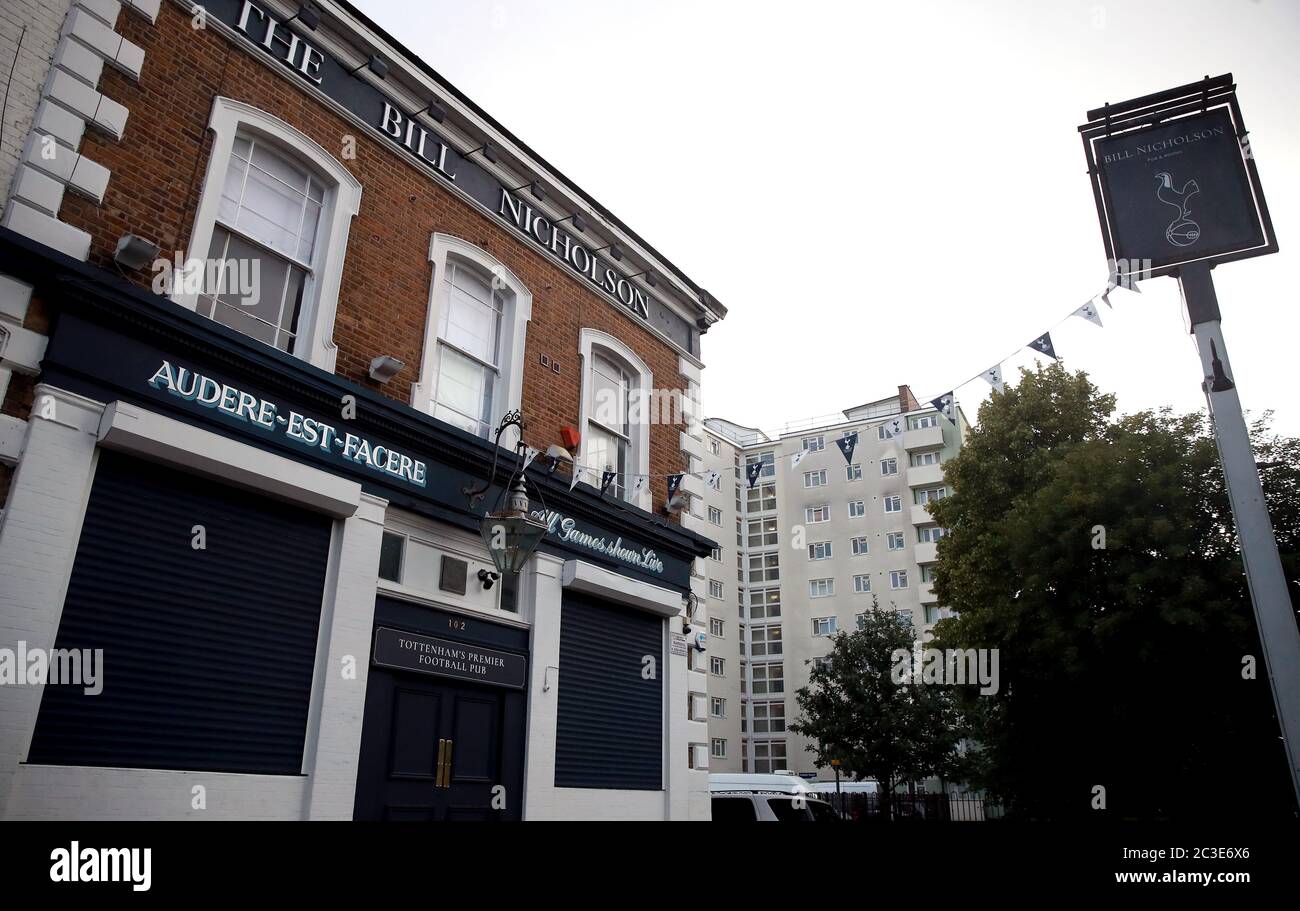 The bill nicholson pub in tottenham hi-res stock photography and images ...