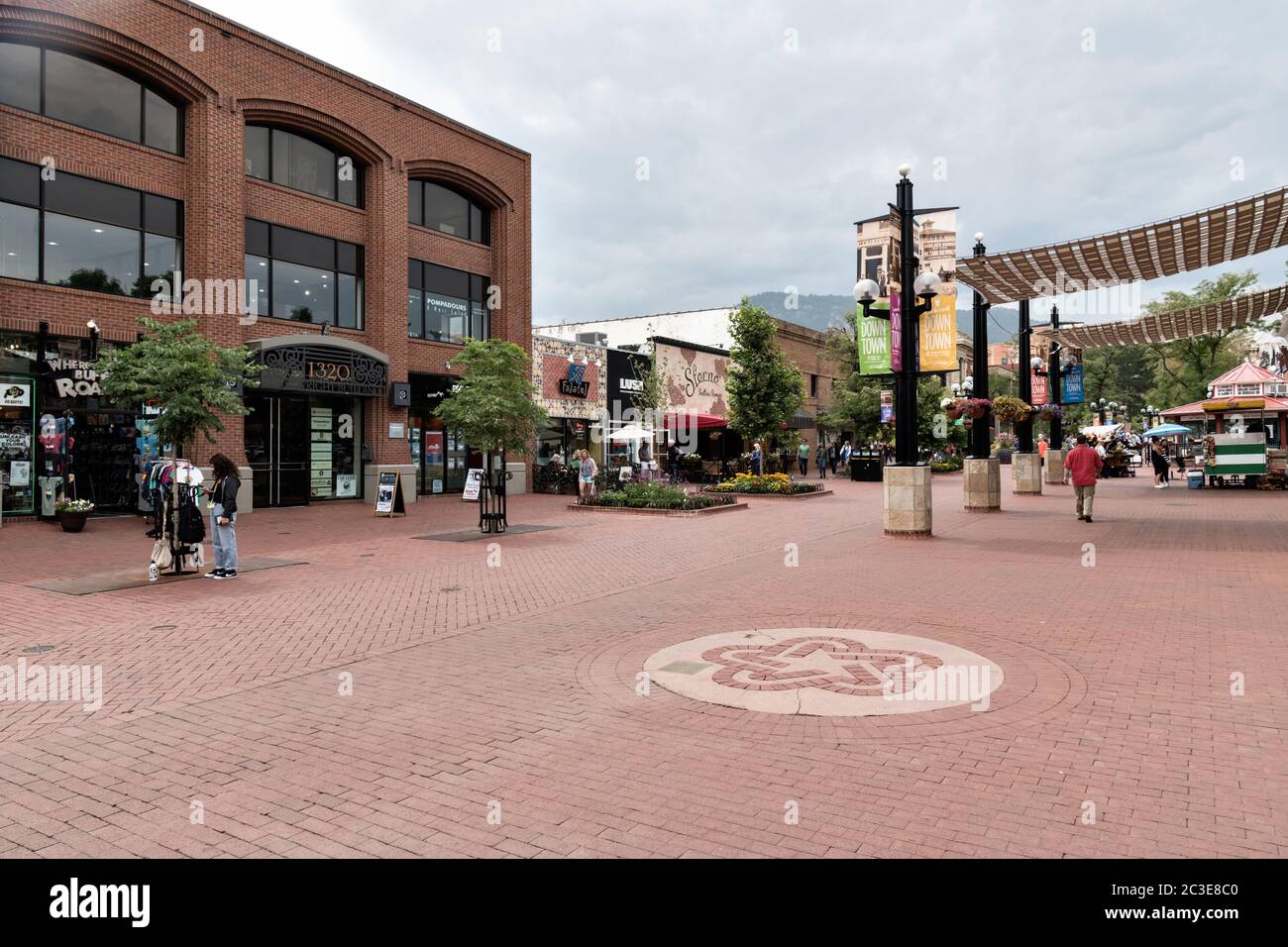 The downtown historic shopping and restaurant district called the Pearl ...