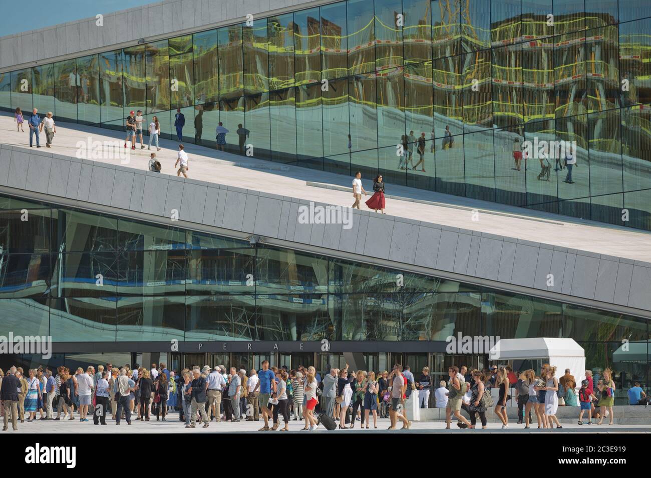 Exterior of oslo opera house hi-res stock photography and images - Alamy