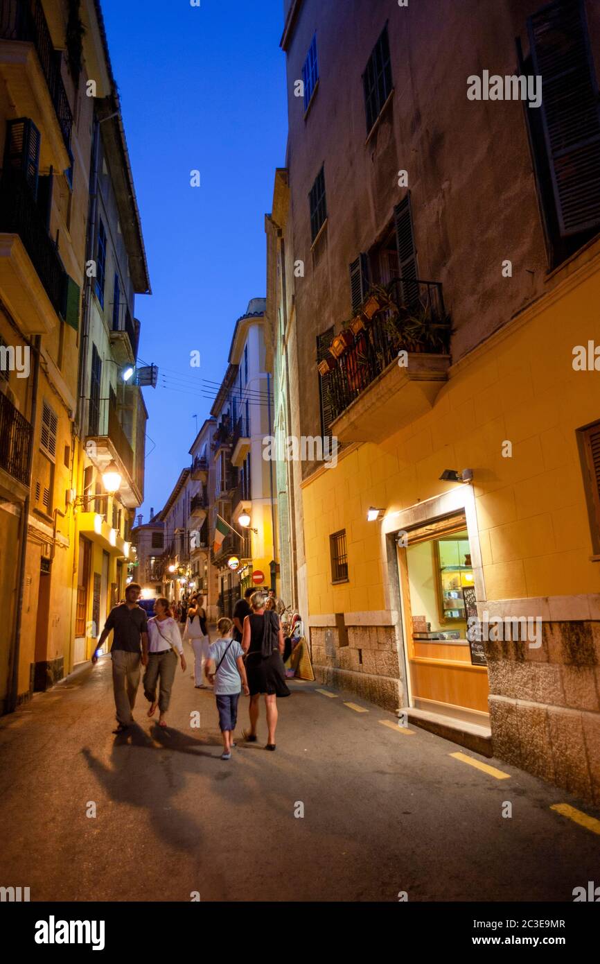 Mallorca palma old town shopping hi-res stock photography and images ...