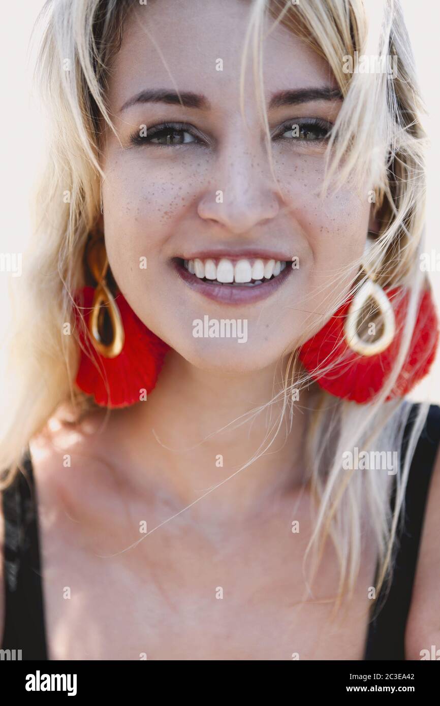 Happy stylish woman portrait Stock Photo - Alamy