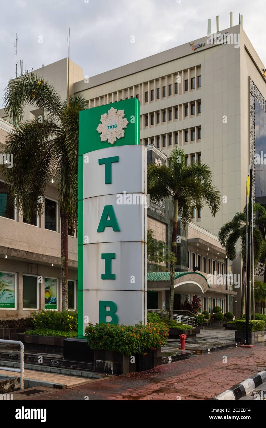 Islamic banking hi-res stock photography and images - Alamy