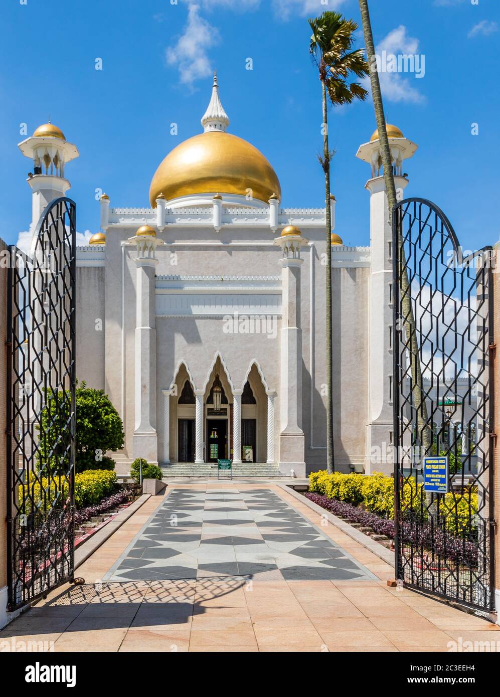 Bandar Seri Begawan, Brunei: Main entrance of Masjid Omar 'Ali ...