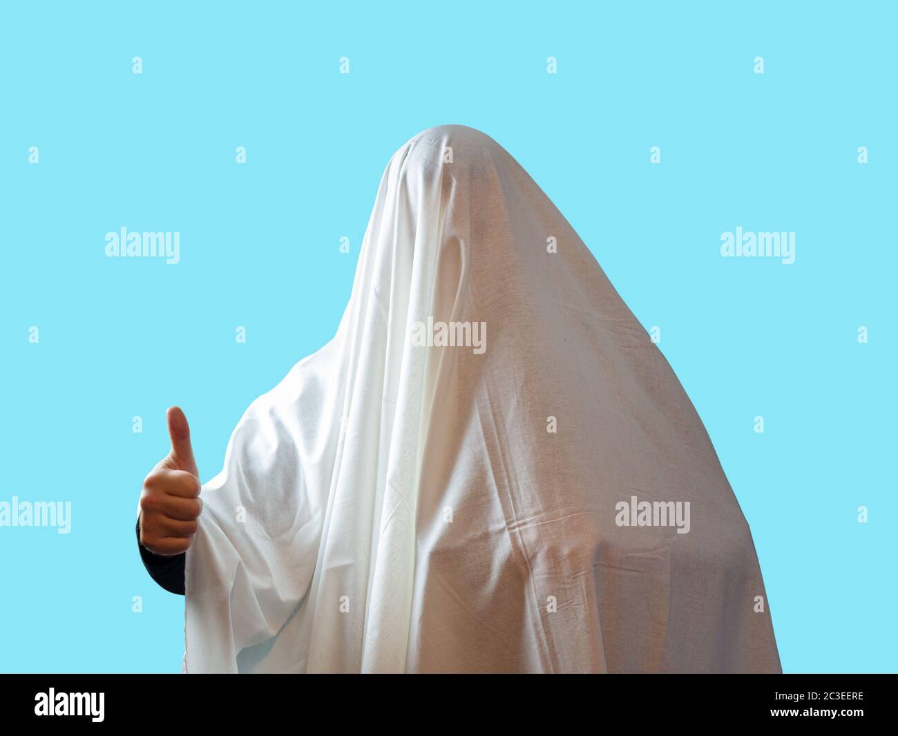 Sheet ghost hi-res stock photography and images - Alamy