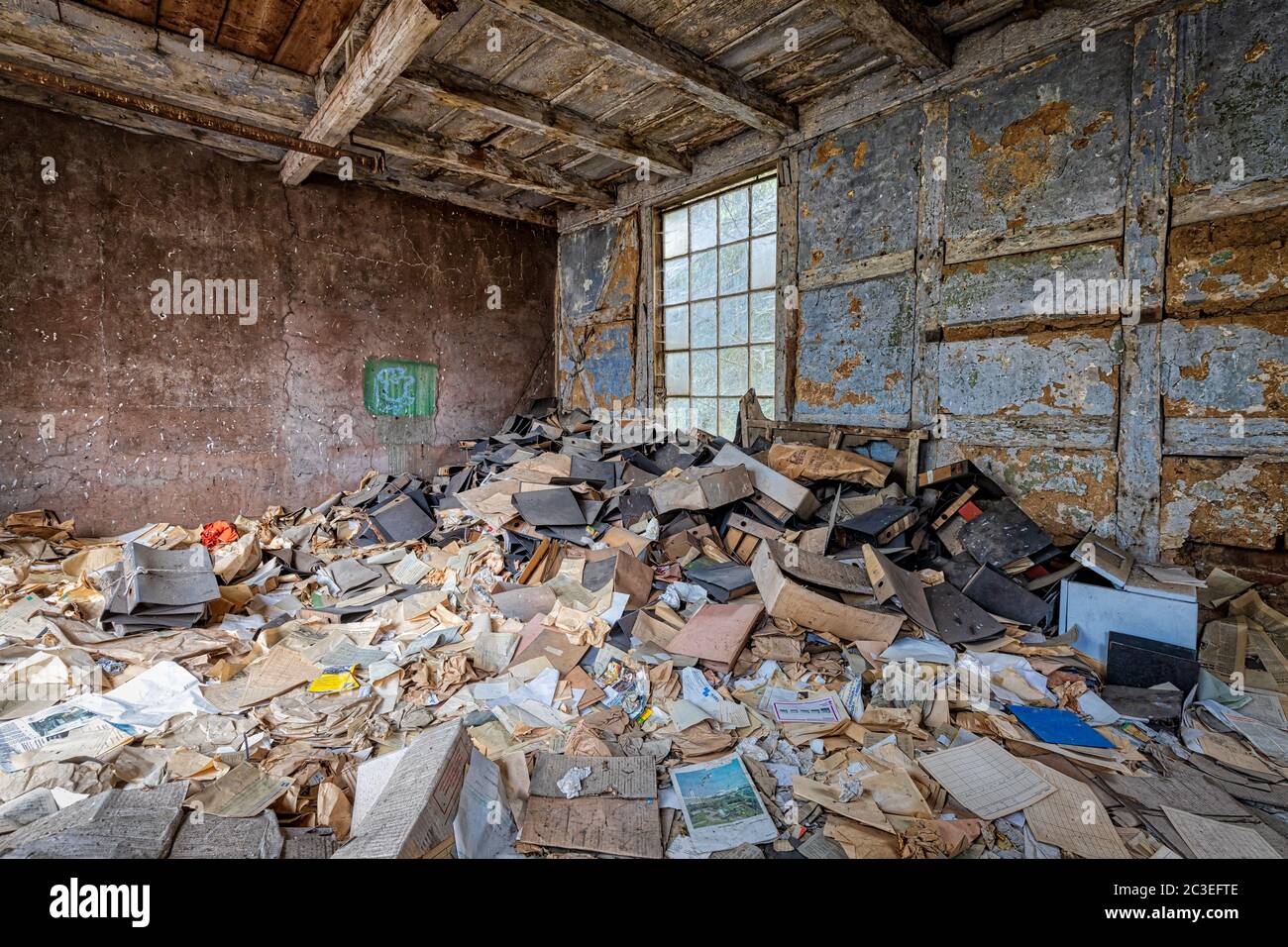 Storage files hi-res stock photography and images - Alamy
