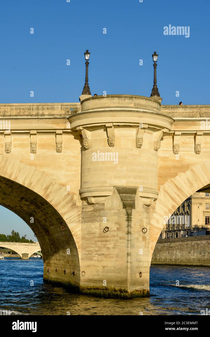Monuments france hi-res stock photography and images - Alamy