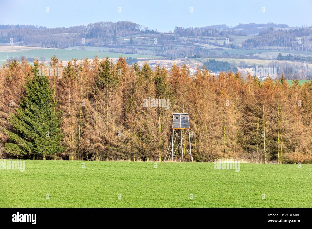 High seat deer hunting hunting hi-res stock photography and images - Alamy