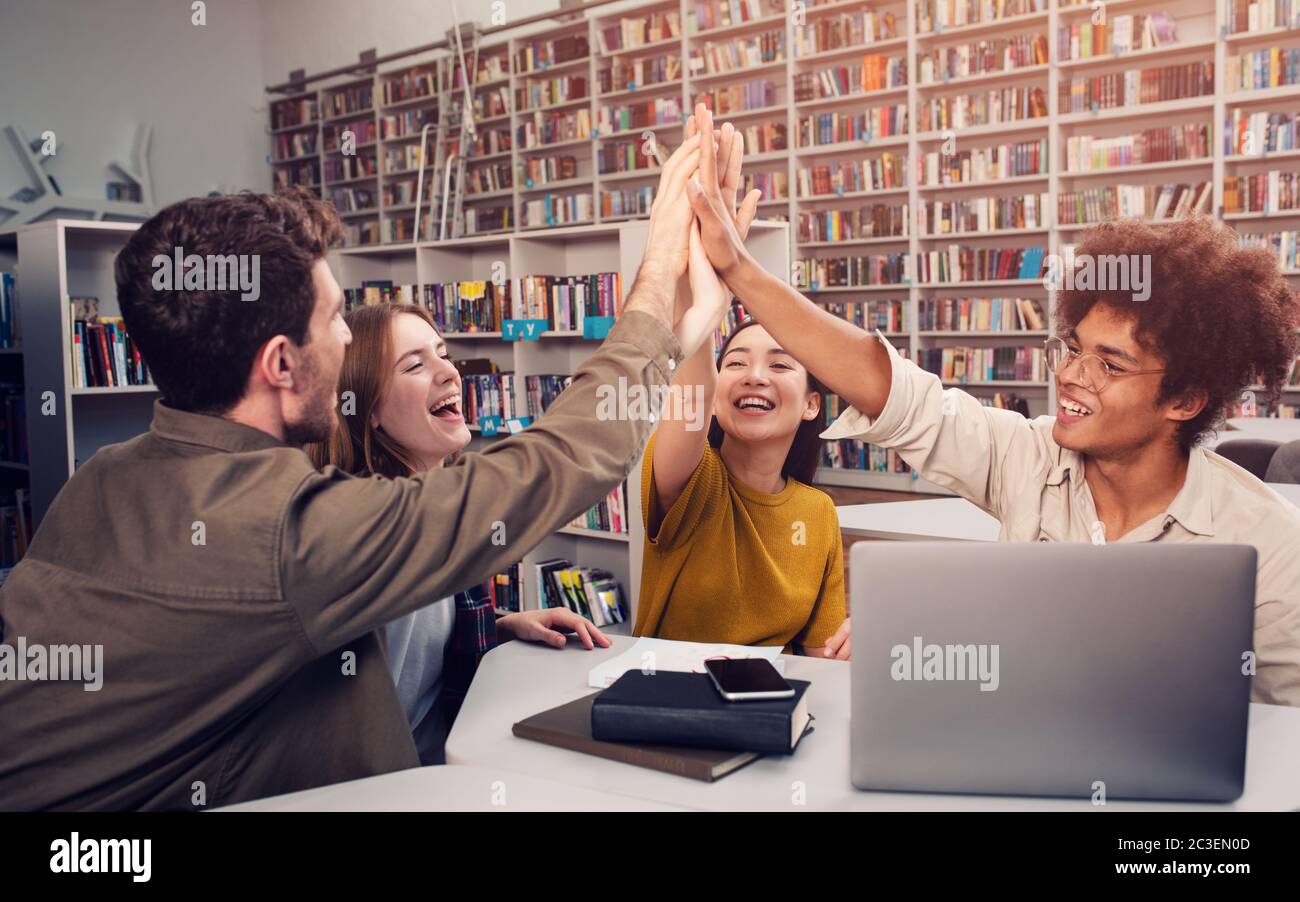 Teamwork study hi-res stock photography and images - Alamy