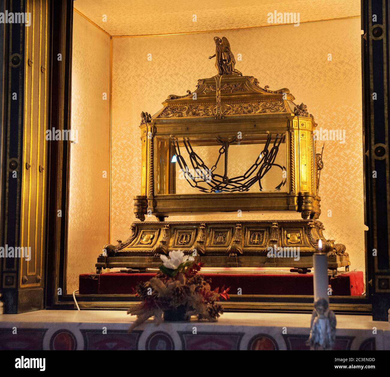 Chains of Saint Peter inside the Basilica of San Pietro in Vincoli or ...