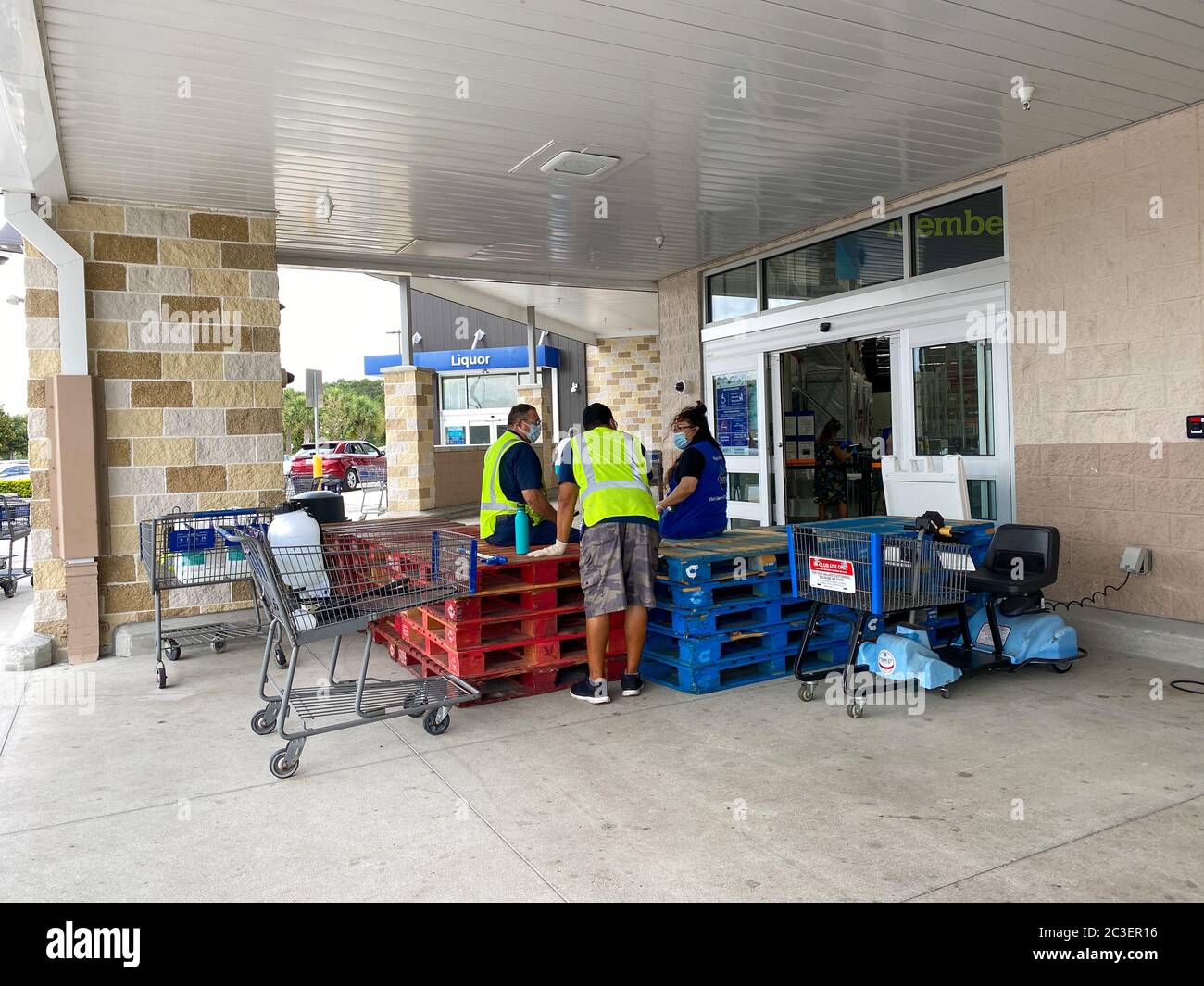 Sams club storefront hi-res stock photography and images - Alamy