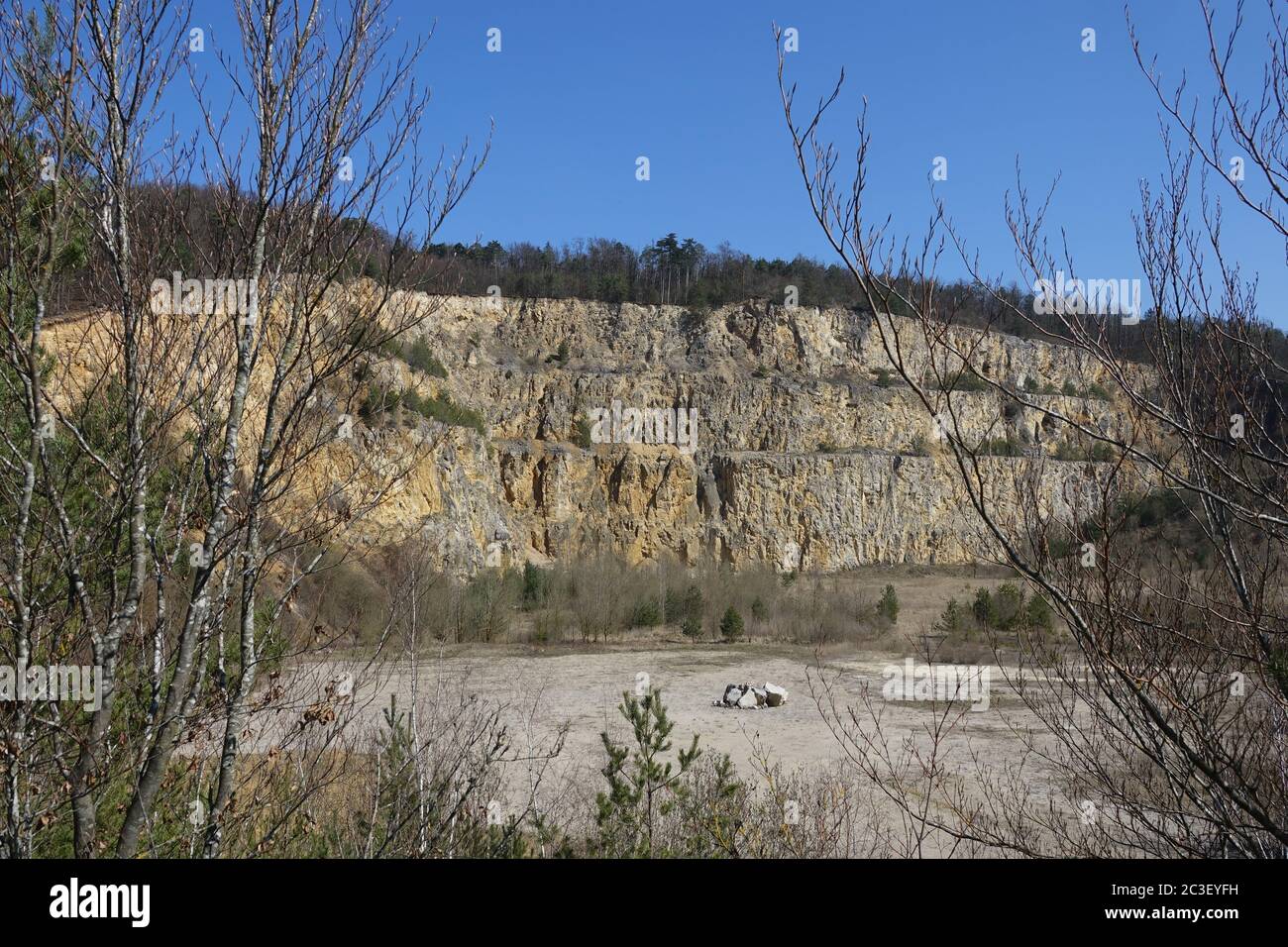 Lime quarry hi-res stock photography and images - Alamy