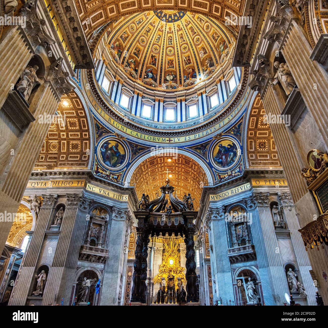 Saint Peter's Basilica Interior, Papal Basilica of Saint Peter ...