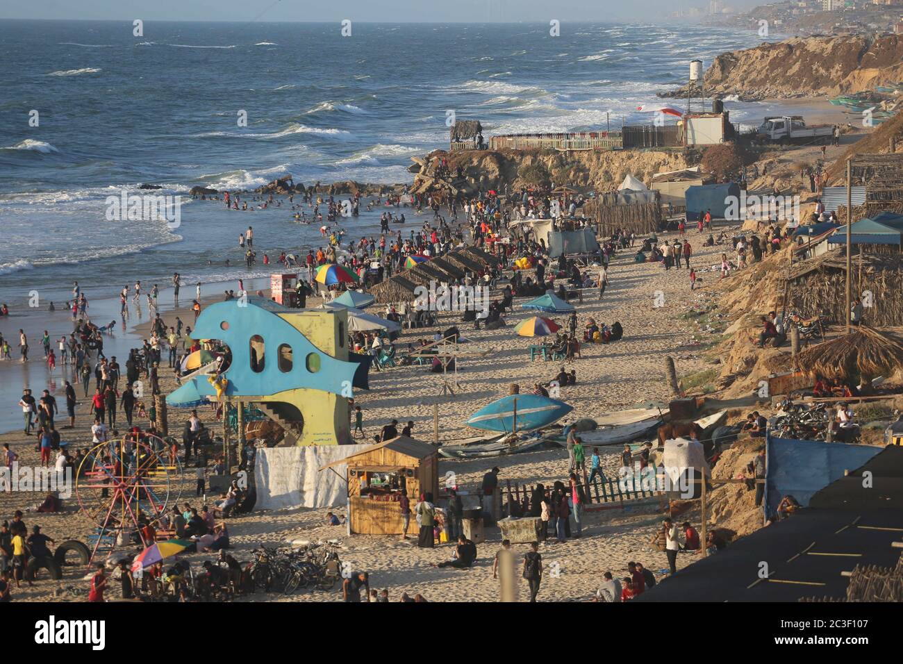 Deir Al-Balah, The Gaza Strip, Palestine. 19th June, 2020. Palestinians ...