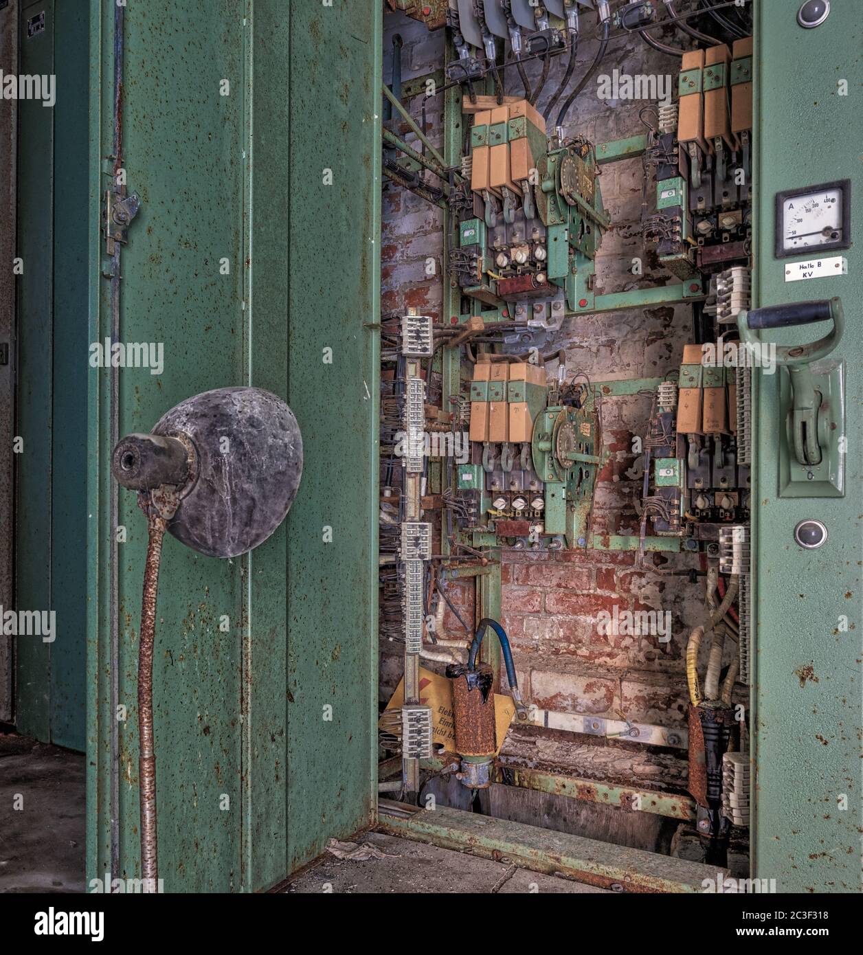 Electrical circuit breaker hi-res stock photography and images - Alamy