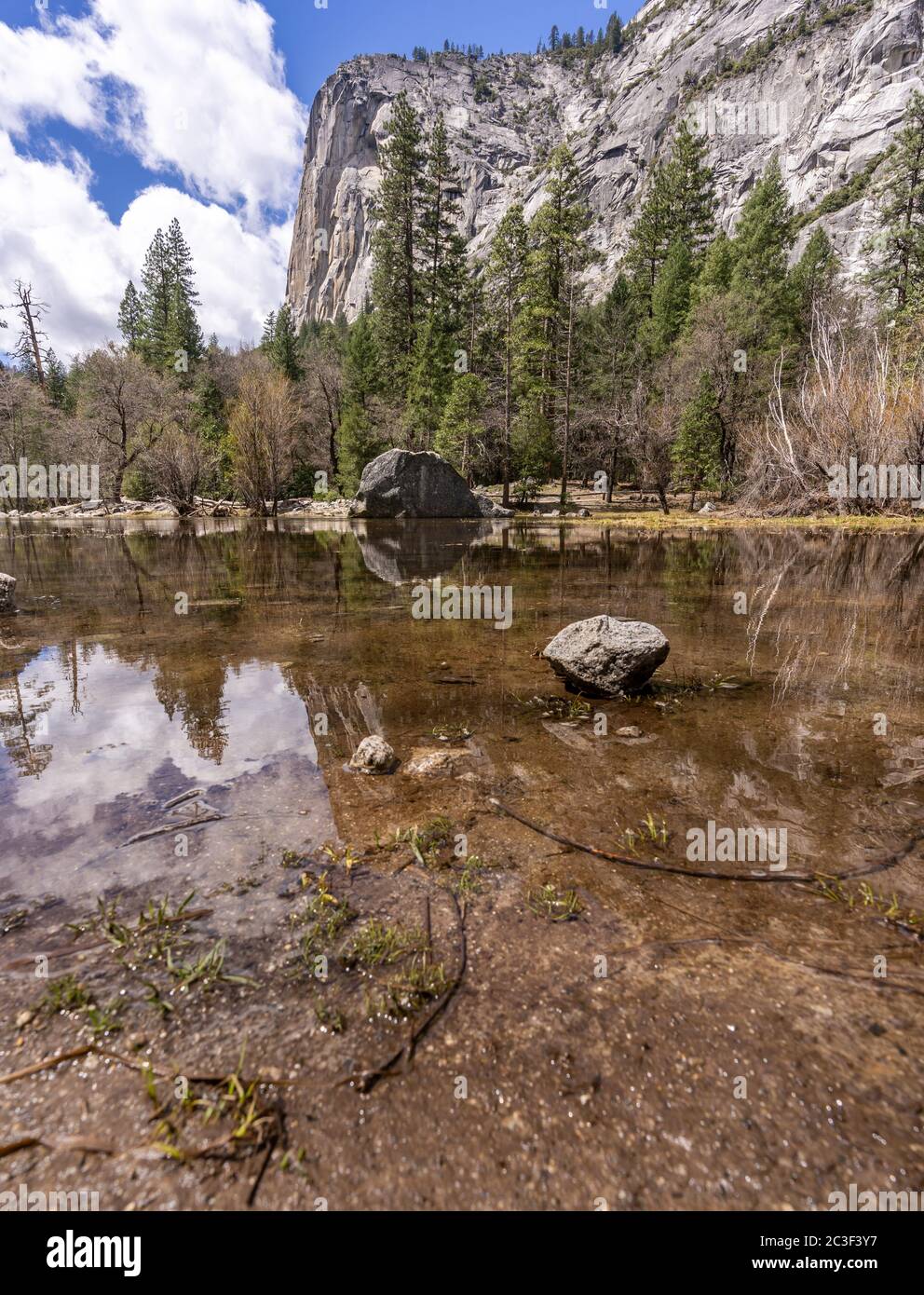 Yosemite massif hi-res stock photography and images - Alamy
