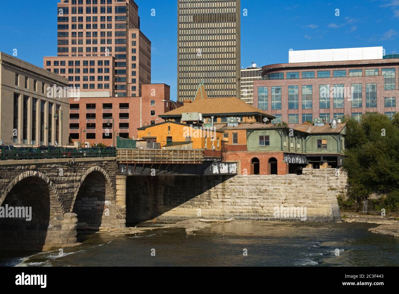 Genesee River & Broad Street Bridge, Rochester, New York State, USA Stock Photo - Alamy