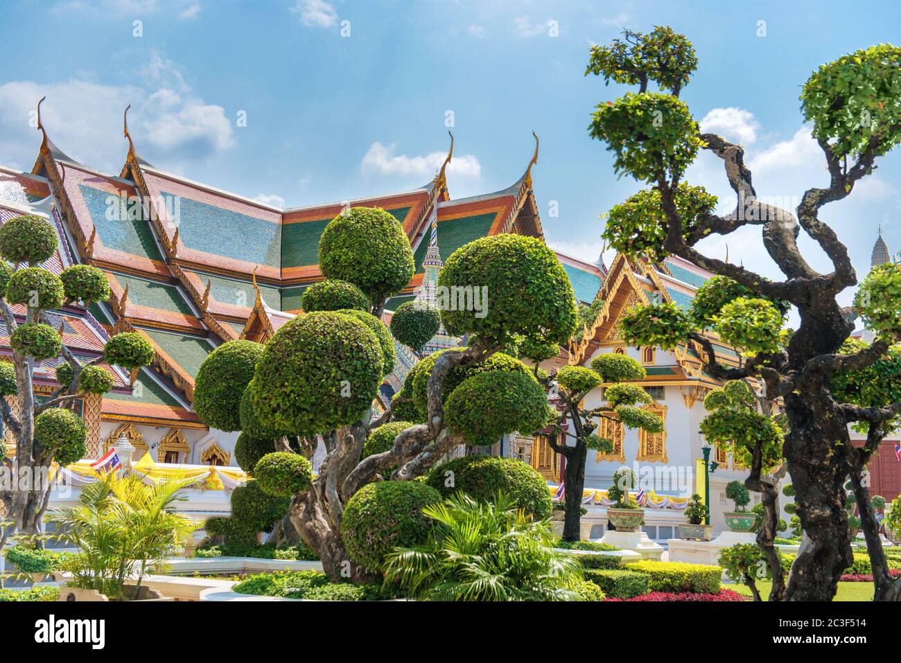 Green trees in front of Grand Palace in Bangkok Stock Photo - Alamy
