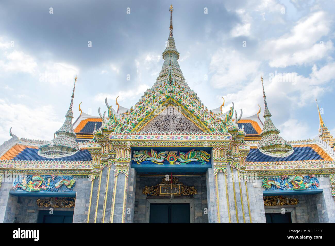 View hall in palace hi-res stock photography and images - Alamy