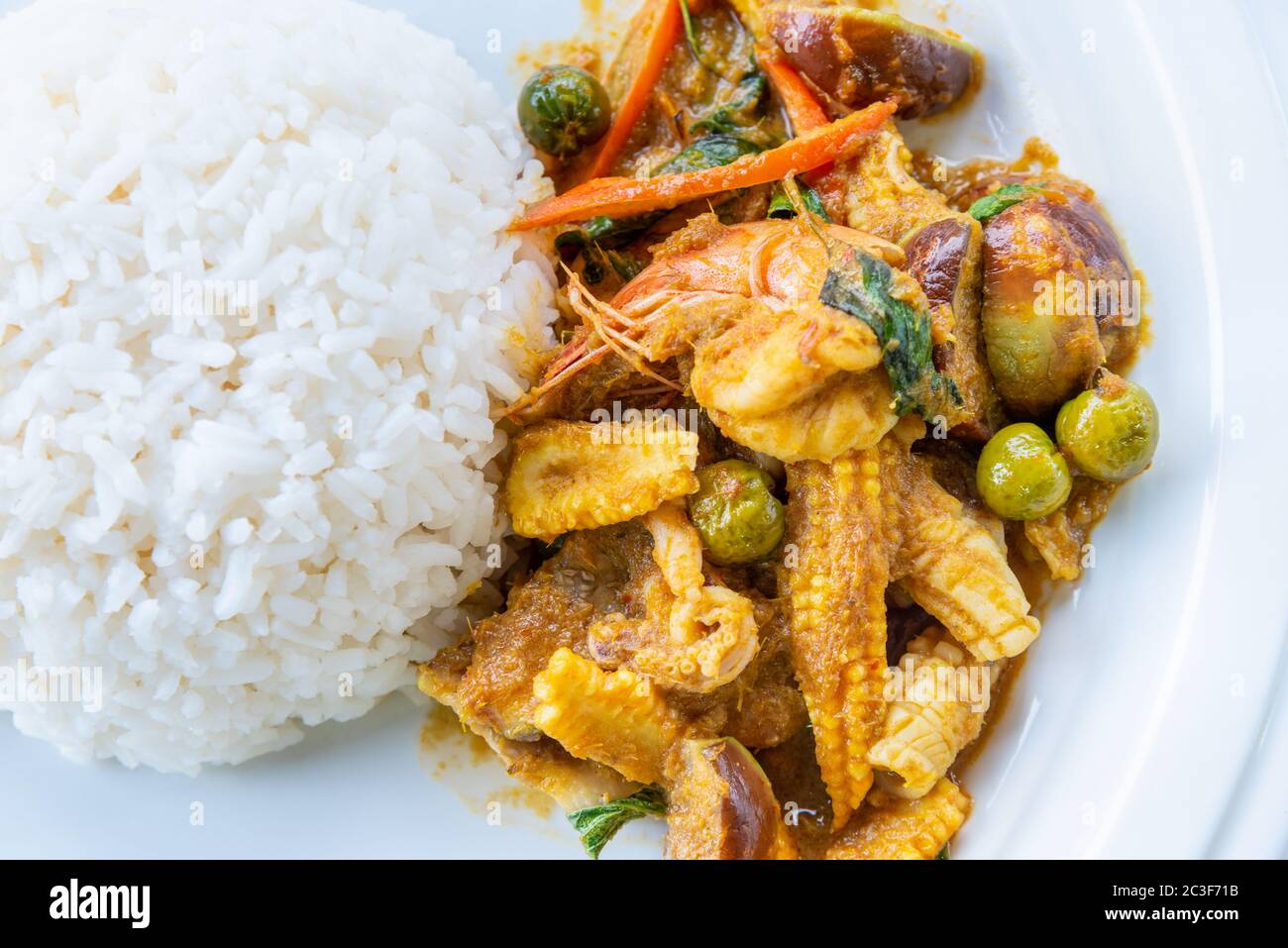 Fried shrimp curry hi-res stock photography and images - Alamy