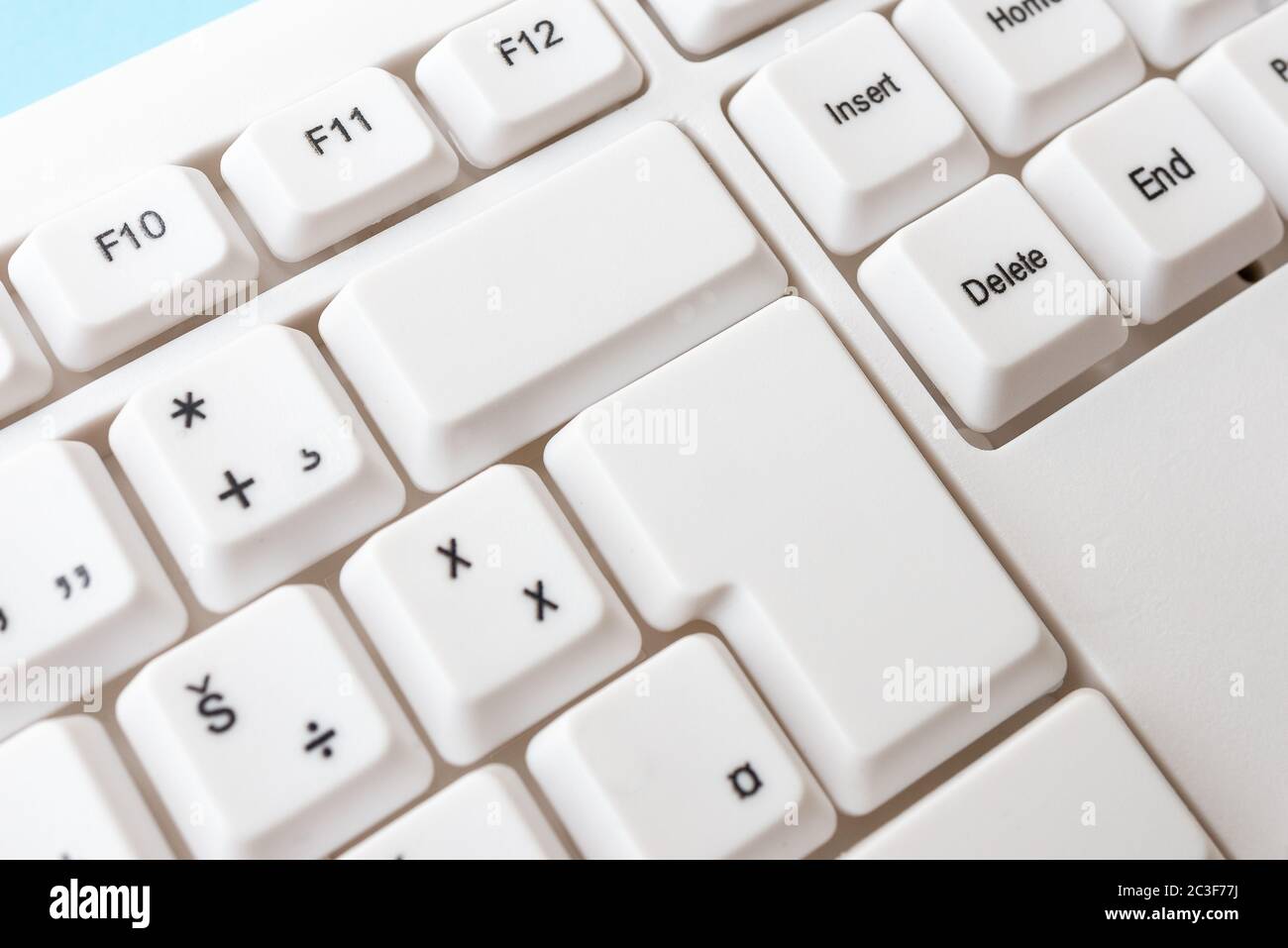 Pc keyboard key with empty note paper above background copy space Stock ...