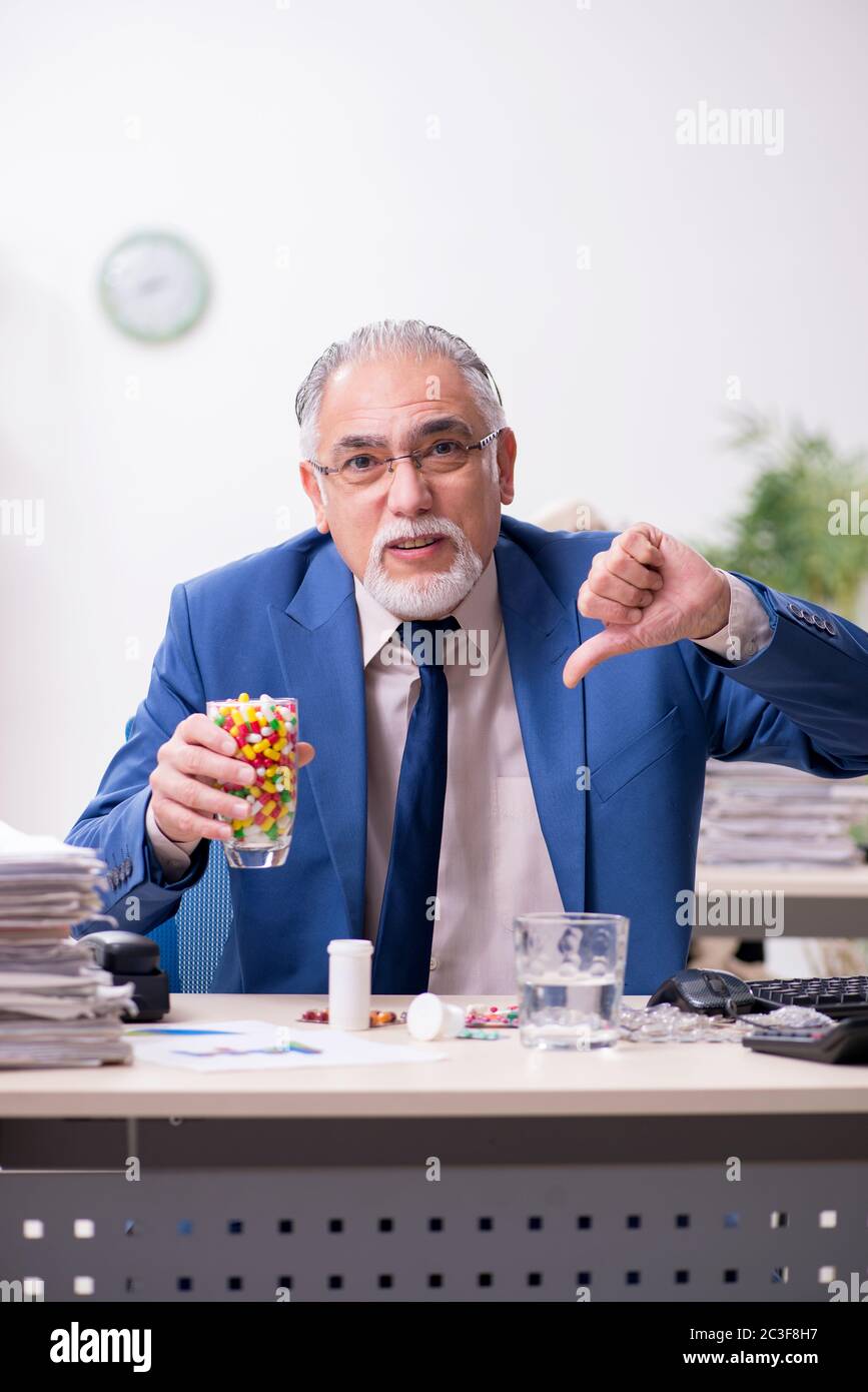 Sick employee hi-res stock photography and images - Alamy