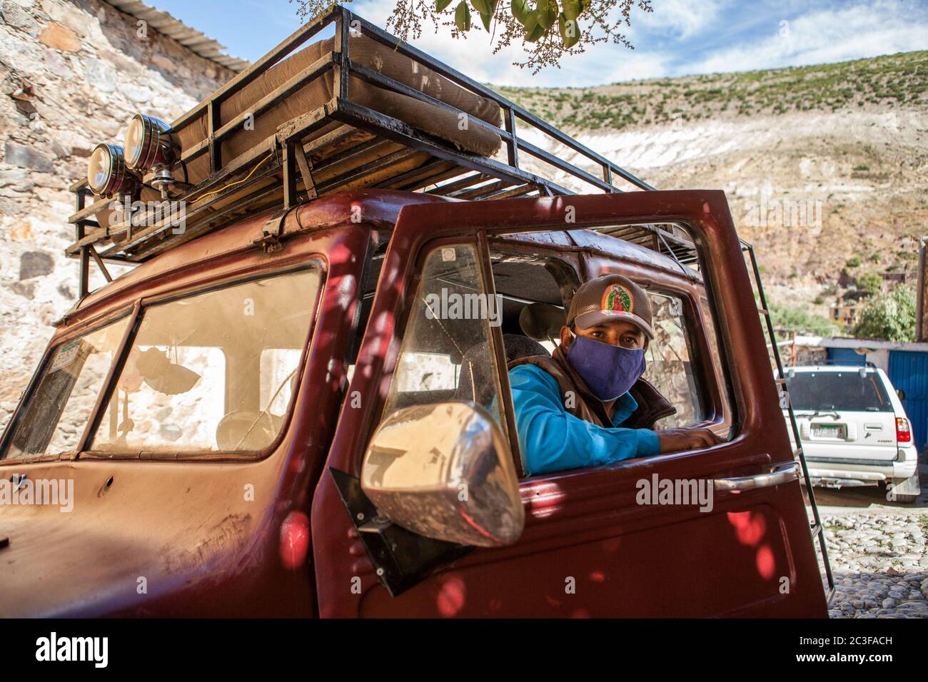 Closed outsiders hi-res stock photography and images - Alamy