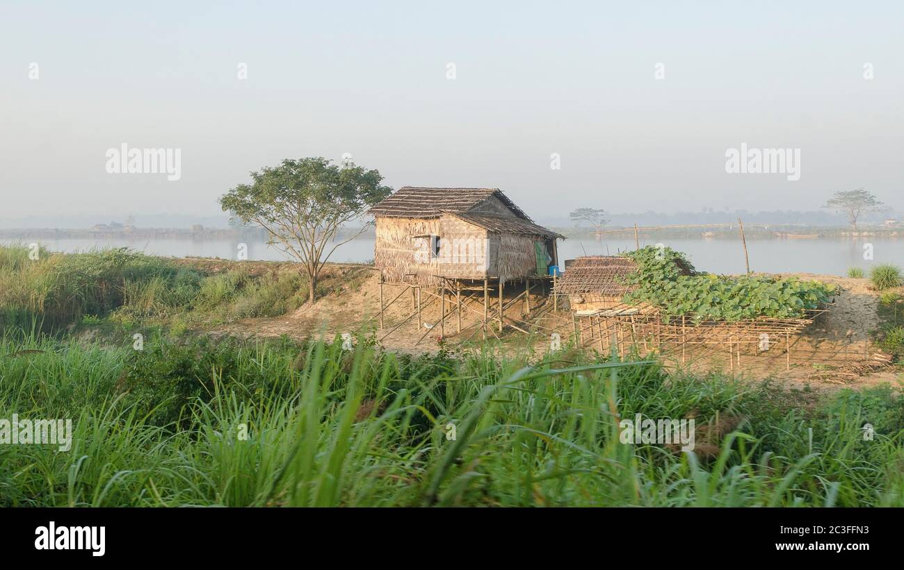 Poor hut hi-res stock photography and images - Alamy