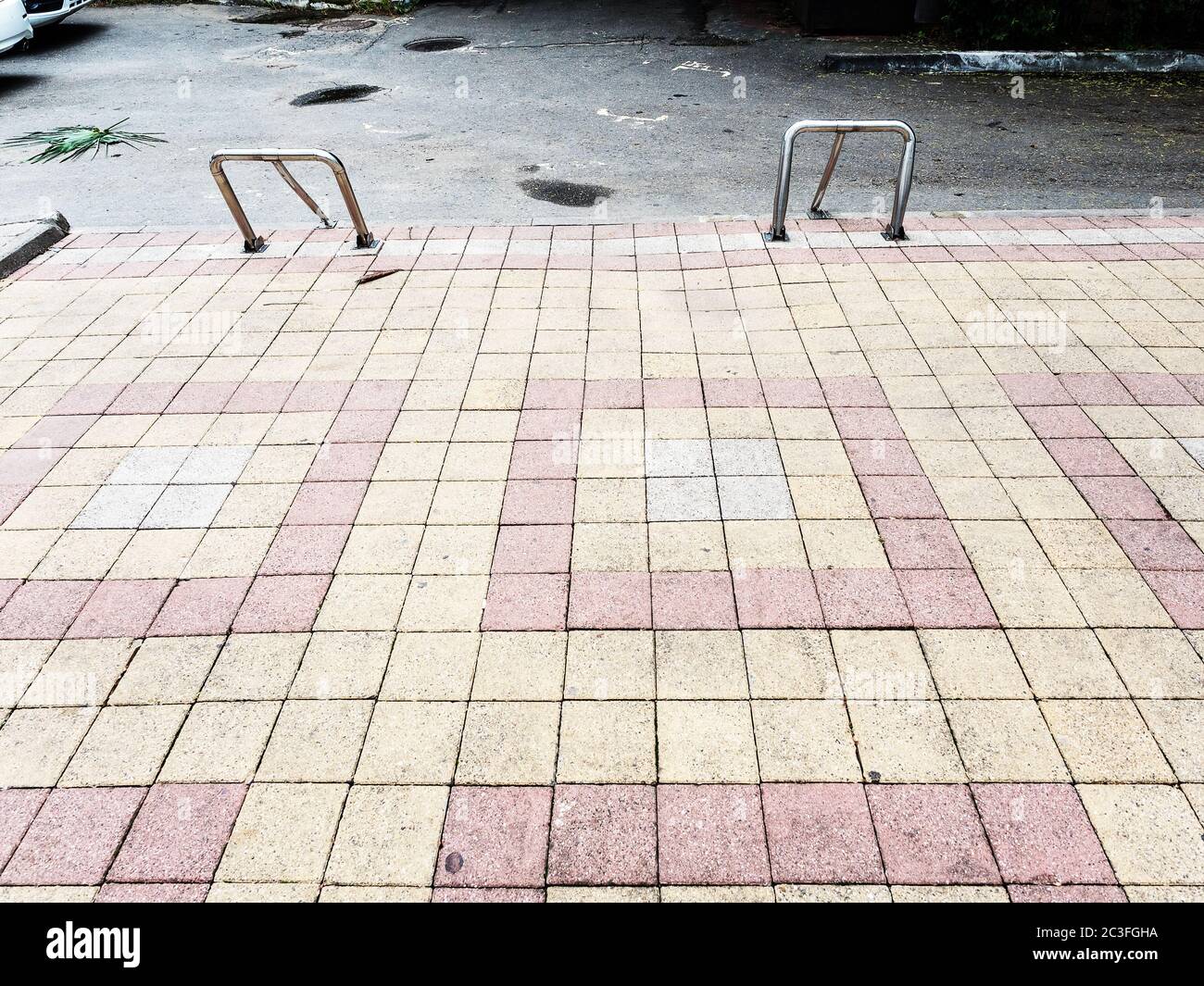 Uneven paving hi-res stock photography and images - Alamy