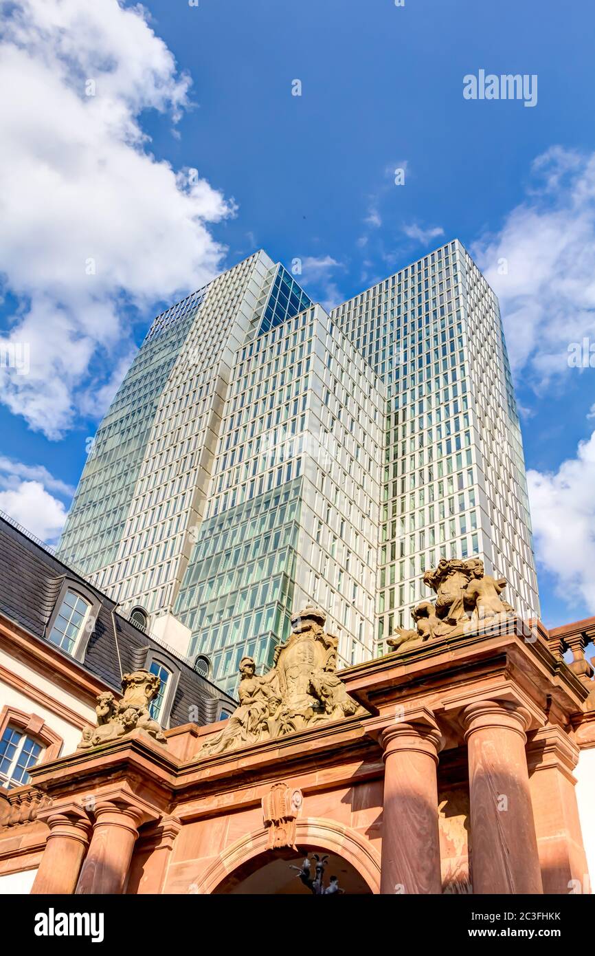 Historic old buildings hi-res stock photography and images - Alamy