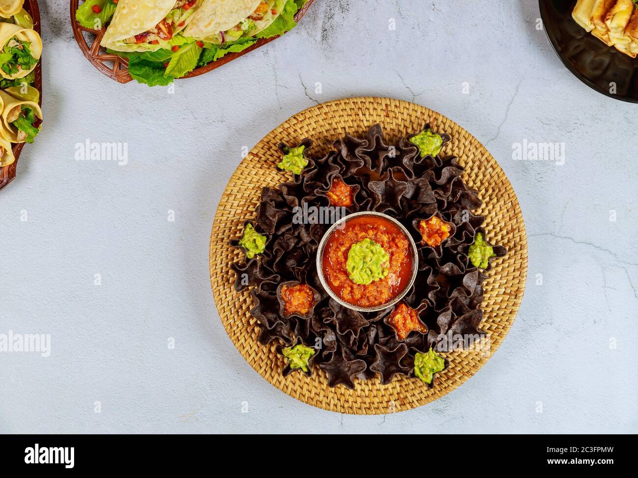 Purple tortilla chips hi-res stock photography and images - Alamy