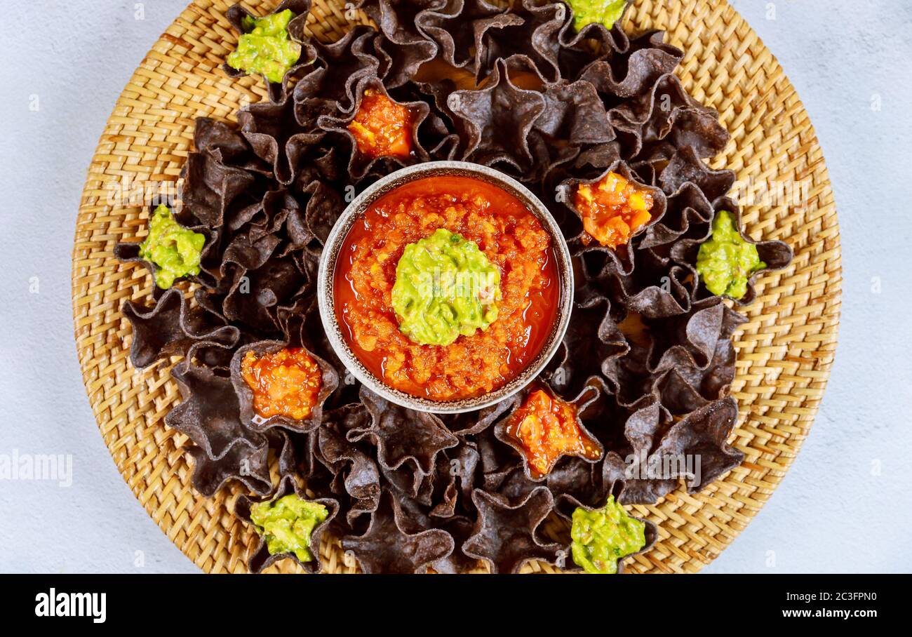 Purple tortilla chips hi-res stock photography and images - Alamy