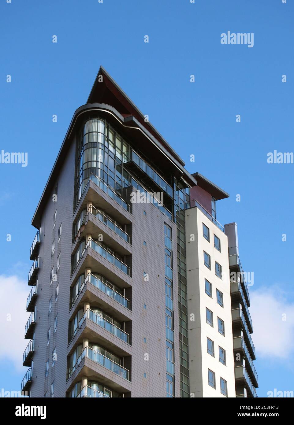 High rise residential building apartments hi-res stock photography and ...