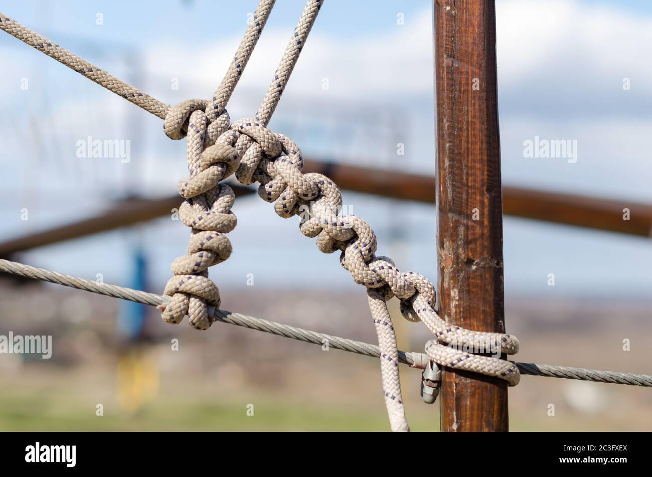 Lashing knot hi-res stock photography and images - Alamy