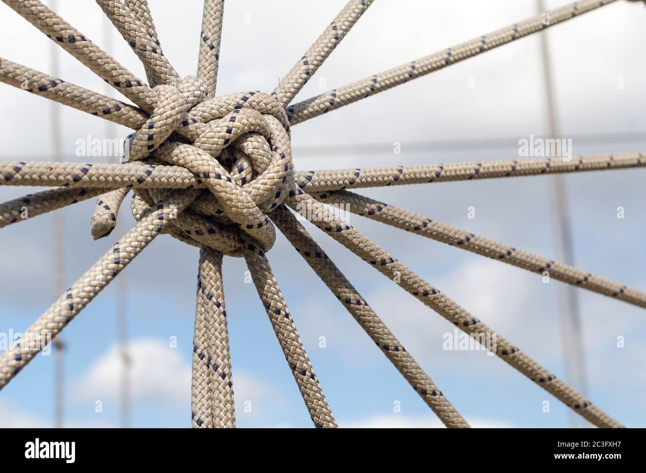 Close knot hi-res stock photography and images - Alamy