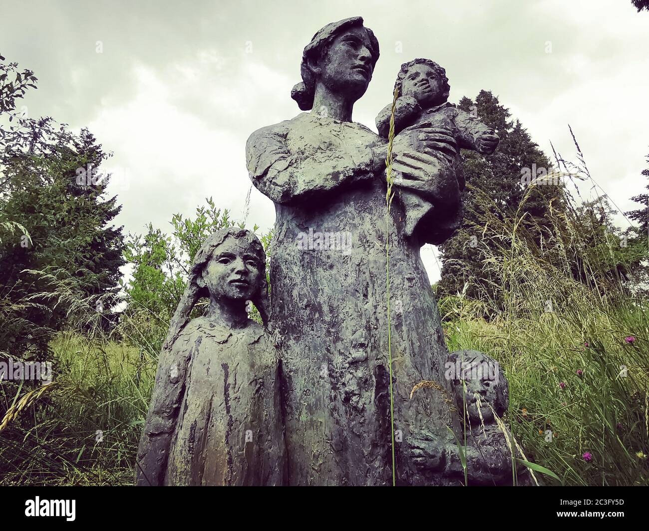 The family sculpture hi-res stock photography and images - Alamy