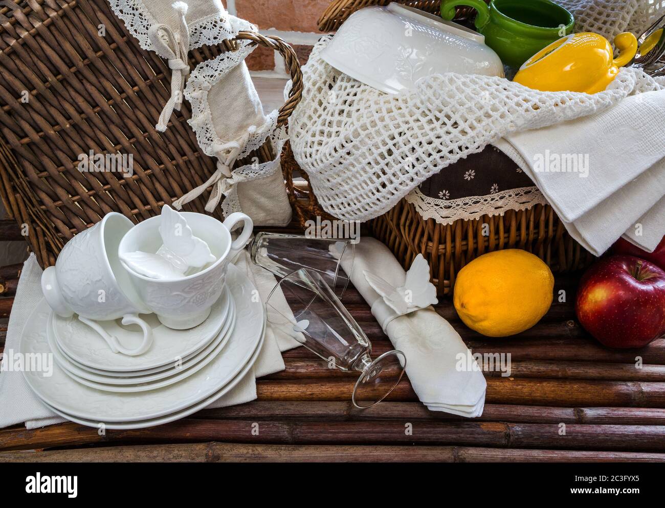 Picnic set hi-res stock photography and images - Alamy