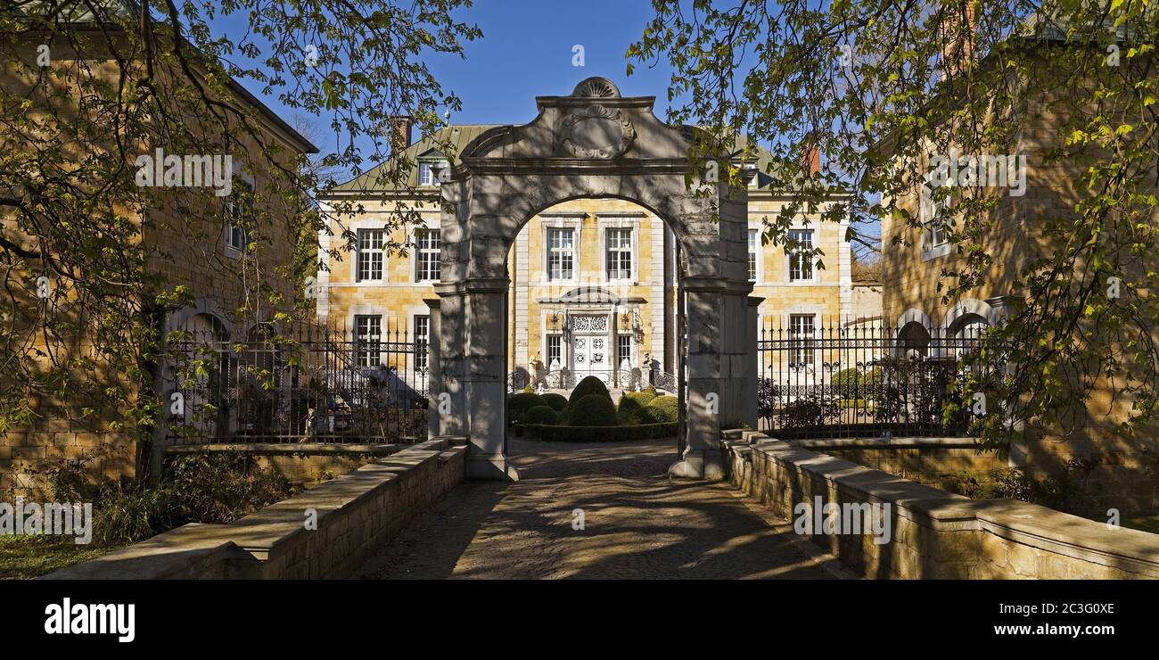 Manor house gate hi-res stock photography and images - Alamy
