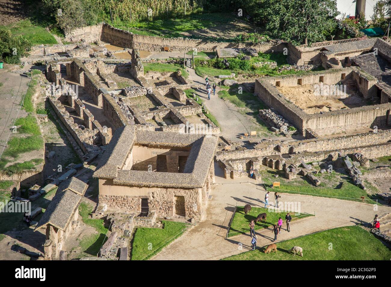 Pinkulluna Inca ruins in the sacred valley in the Peruvian Andes. Peru ...