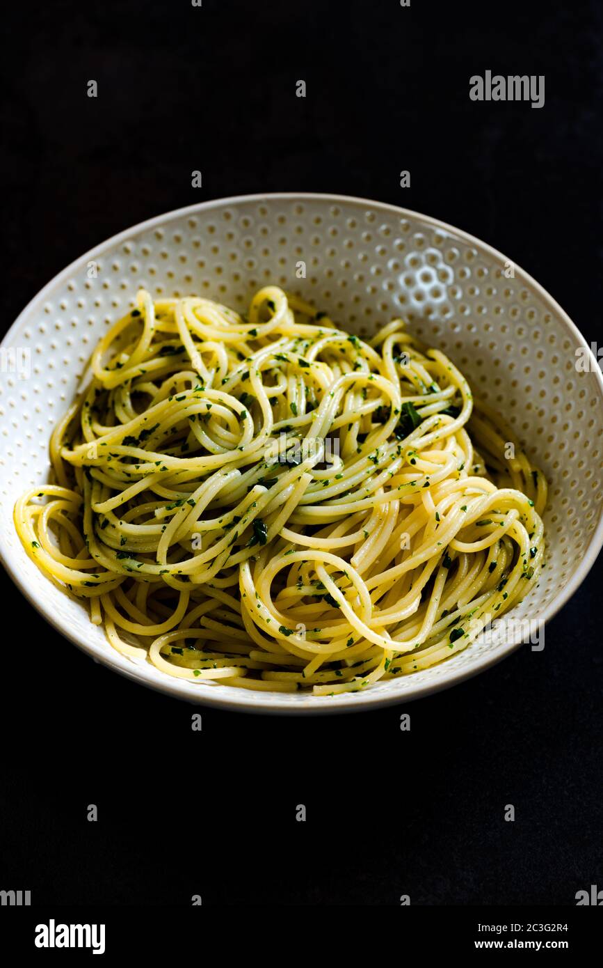 spaghetti pasta in a bowl Stock Photo - Alamy