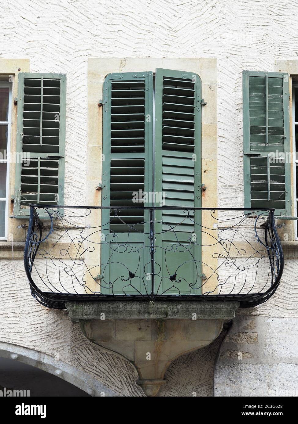 Balcony railings hi-res stock photography and images - Alamy